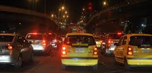 Problemas de tránsito por las lluvias en las vías de Bogotá | Minuto30