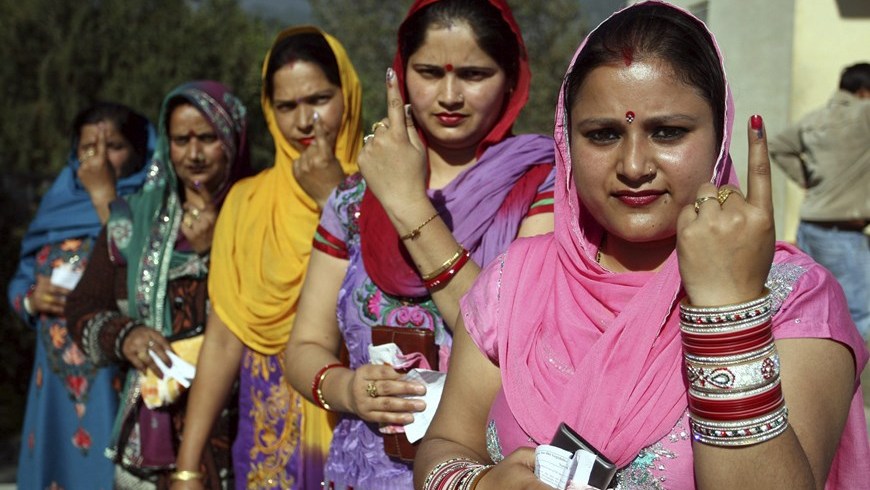 Desde el nacimiento hasta la muerte, la mujer lucha en la India | Minuto30