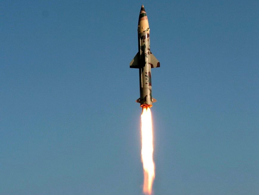 La India prueba con éxito su misil con capacidad nuclear Prithvi-II ...