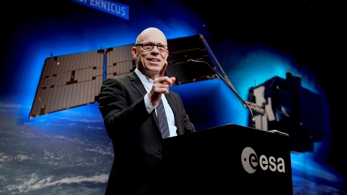 ESA: "debería ser de interés global mantener nuestras órbitas limpias ...