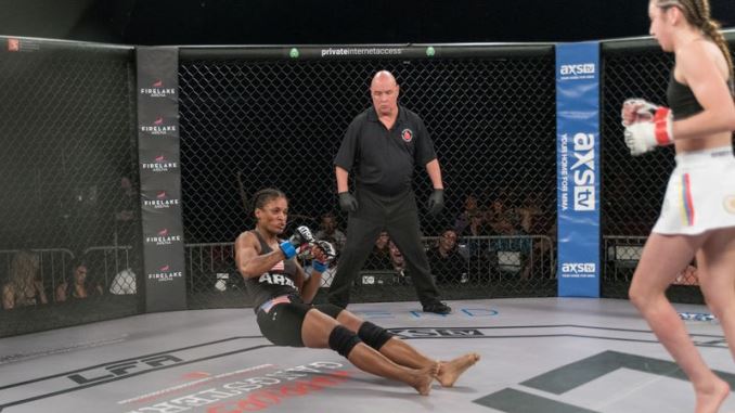 VIDEO: ¡El K.O. del año! la paisa Sabina Mazo envió a la lona a su ...