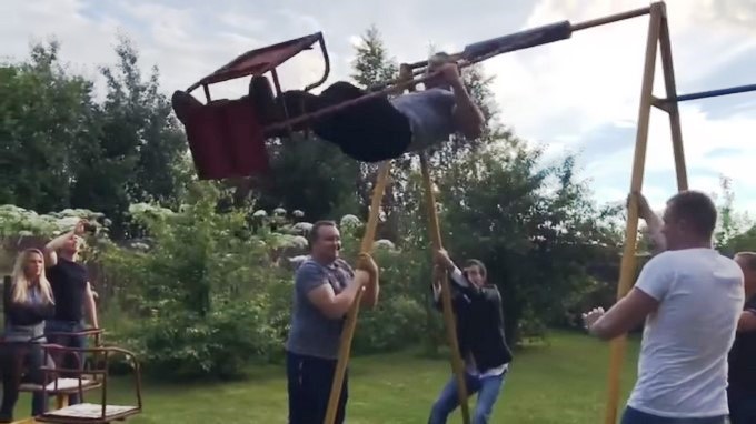 VIDEO: Su hazaña en el columpio fue increíble pero no contó con el muro ...