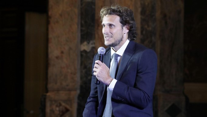 A los 38 años Diego Forlan ficha por el Kitchee, campeón de la liga de ...