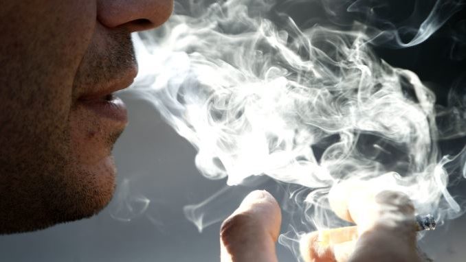 Uso de drogas inhaladas o fumadas puede provocar neumonitis química ...