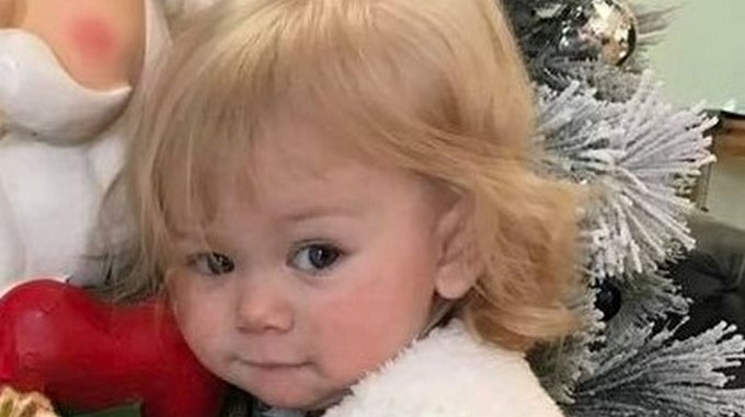 La extrañísima enfermedad de esta pequeña alérgica al agua | Minuto30