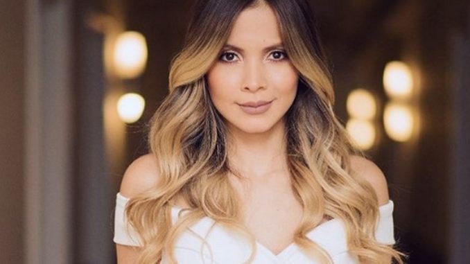 Fotos: Karin Jiménez lució la pancita de su embarazo en todo su ...