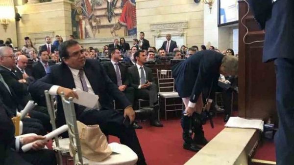 EN FOTO Y VIDEO: ¡Vuelve y juega! Mockus "peló" la retaguardia en el ...