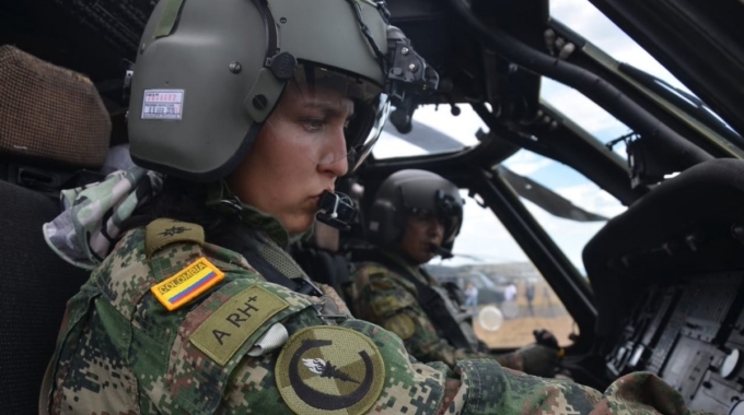FOTOS Y VIDEO: Continúa el orgullo por la primera mujer piloto de un ...