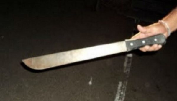 En una finca hallaron el cadáver de un hombre. Fue asesinado a machete ...