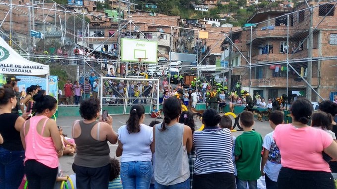 Con variada oferta institucional las autoridades hacen presencia en la ...