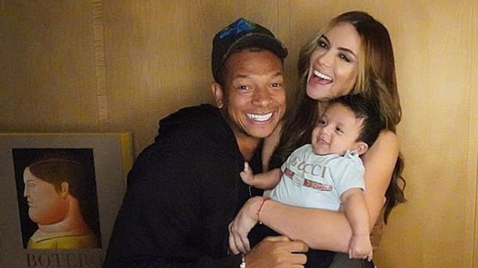 FOTOS: Las primeras vacaciones en familia, así disfrutó Jacobo del mar