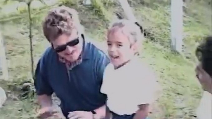 VIDEO: Karol G conmueve a sus seguidores con un clip cantando a sus 4 ...