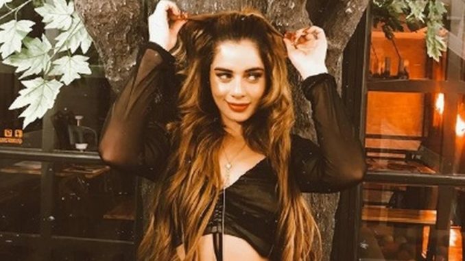 VIDEO: Con sus sensuales movimientos de pole dance, la hija de Marbelle mostró como ejercita su ...