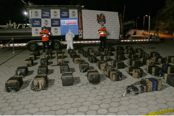 Cogieron a tres sujetos en un "submarino" con una tonelada de cocaína ...