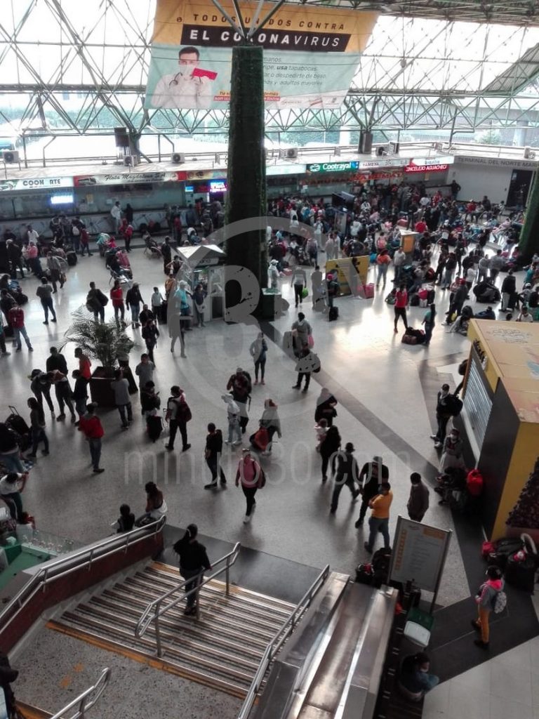 EN FOTOS: ¡Qué gentío! Así está este martes la Terminal del Norte, en ...