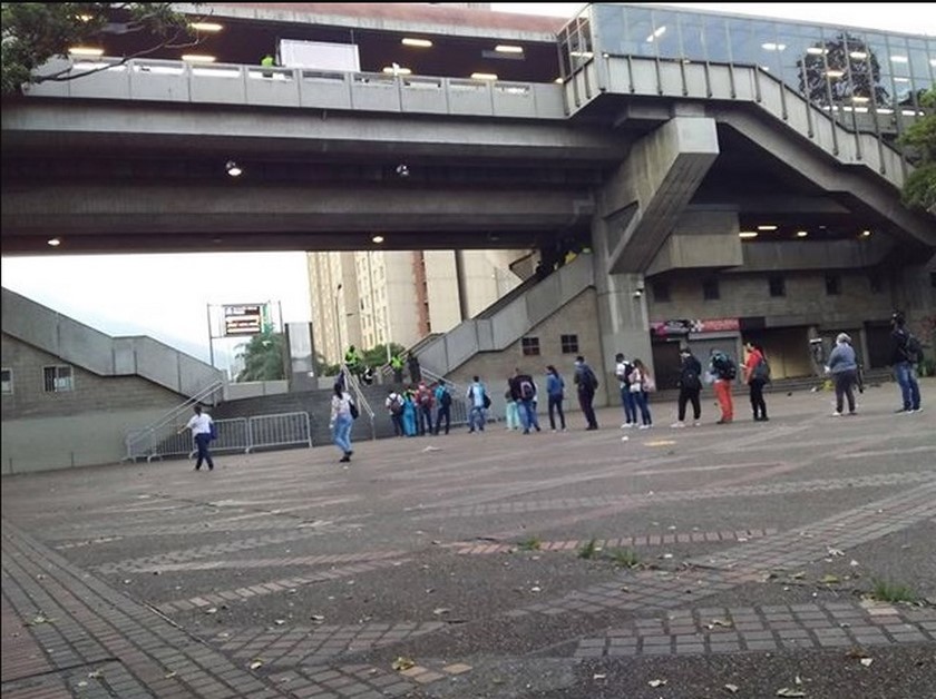 FOTOS: ¿Le tocó? Así fueron las filas para tomar los alimentadores e ...