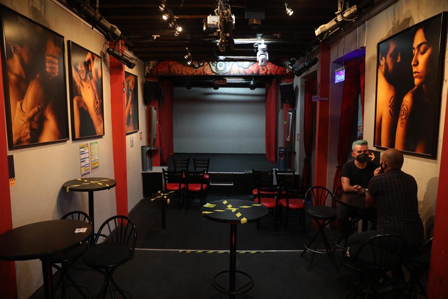 La vida LGBT de la Zona Rosa de Ciudad de México se reinventa para ...