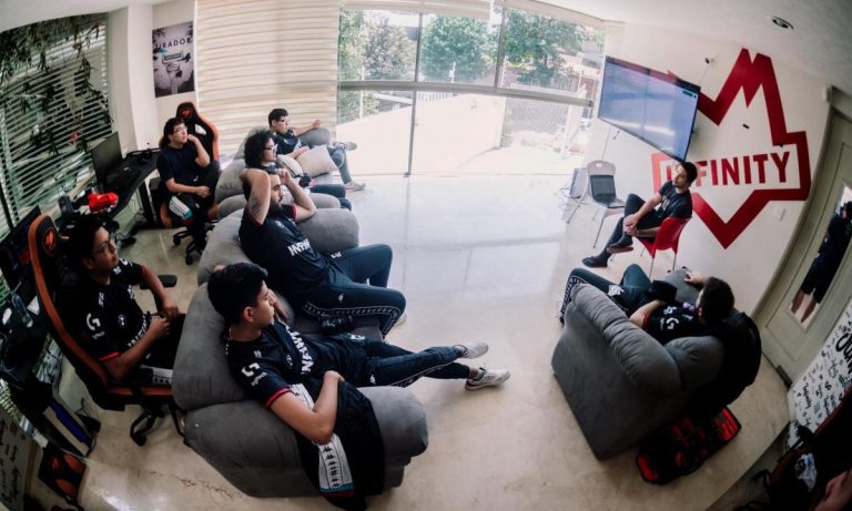 El campeón Infinity se mantiene como el líder de la Liga latina de LoL ...