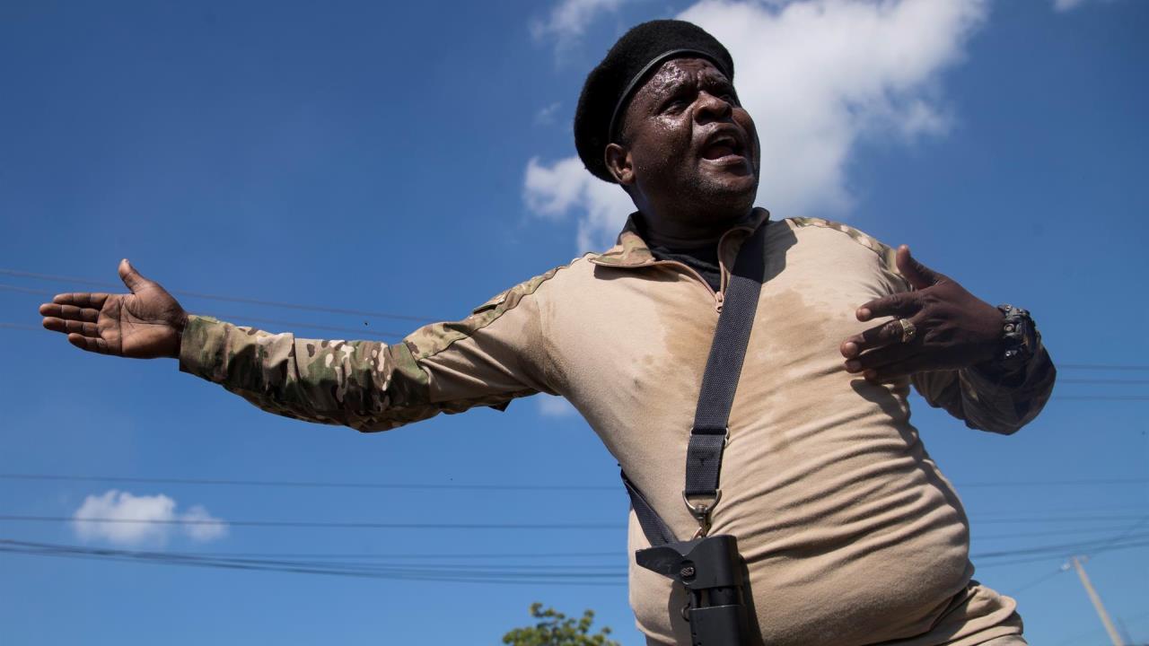 La mayor banda de Haití amenaza con desalojar al primer ministro por la ...