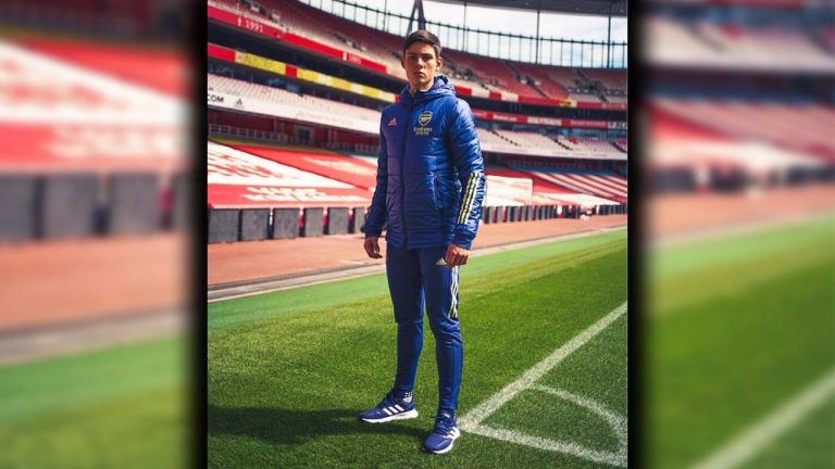 Alexei Rojas a sus 16años destaca como arquero en Inglaterra