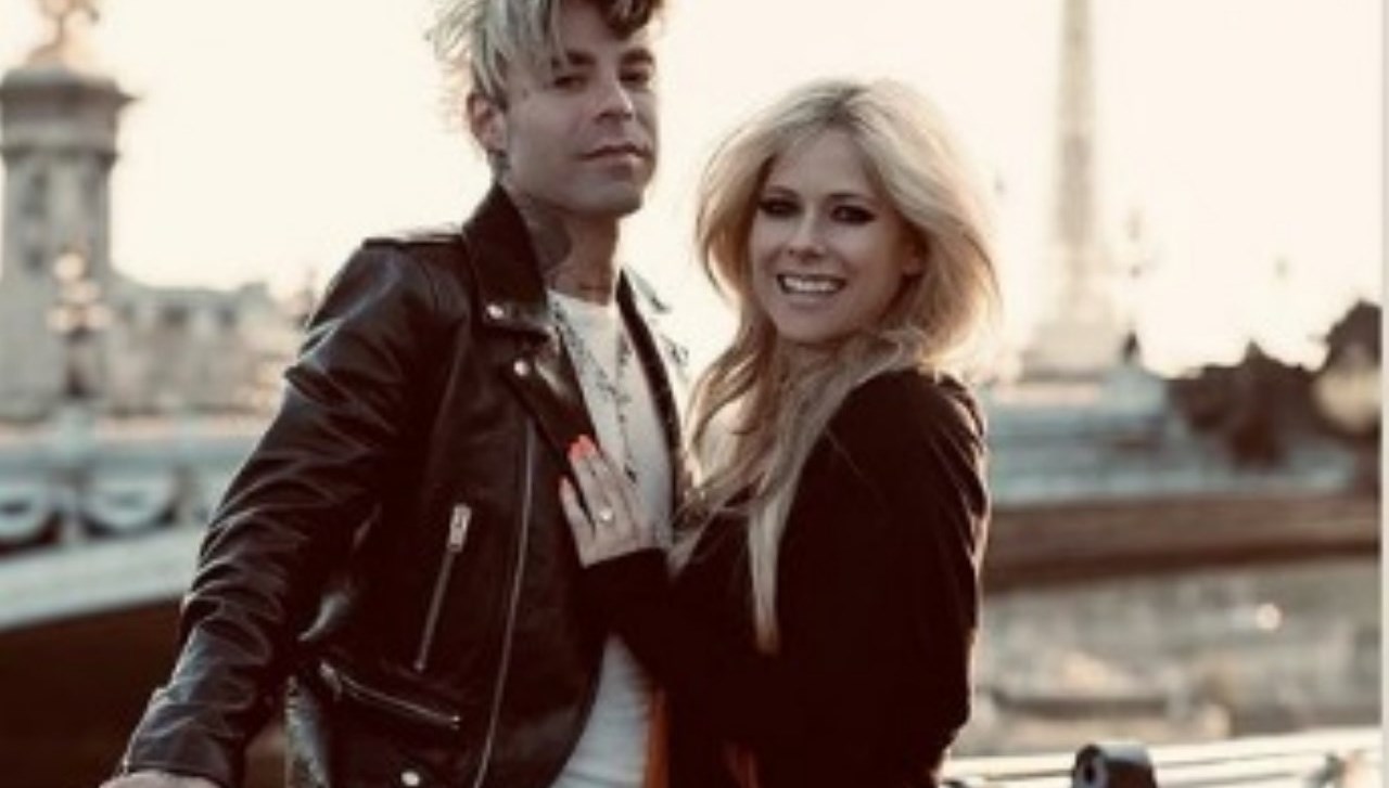 FOTOS. Avril Lavigne se comprometió con el rapero Mod Sun