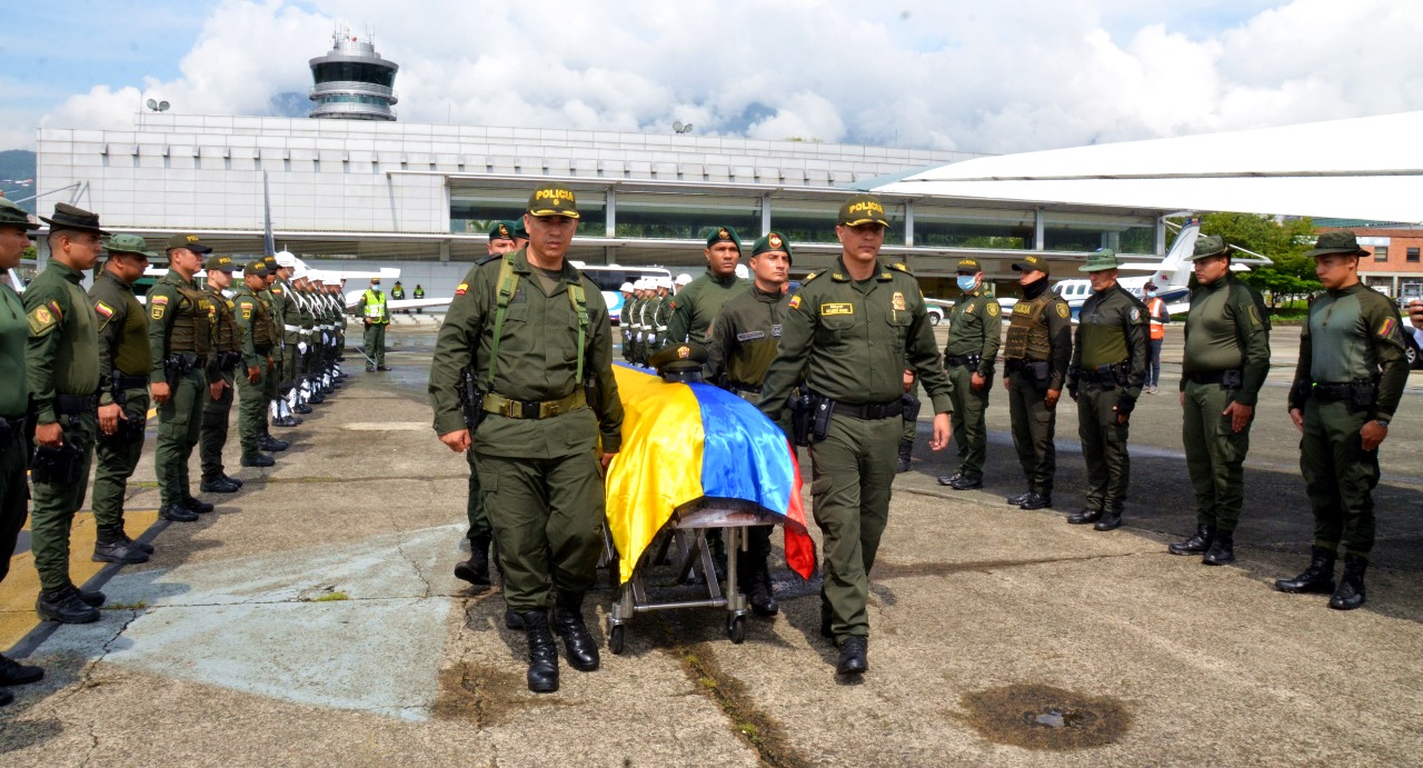 [video] Policías Lloran Al Despedir A Su Compañero El Patrullero