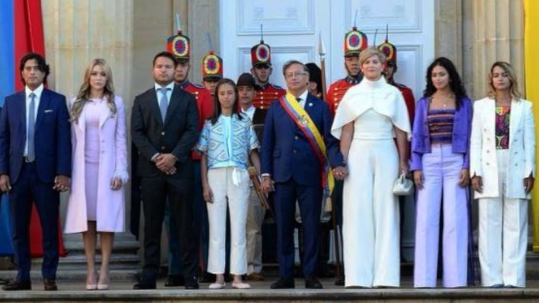 Nicolás Alcocer, hijo de Verónica Alcocer, fue adoptado por Gustavo Petro
