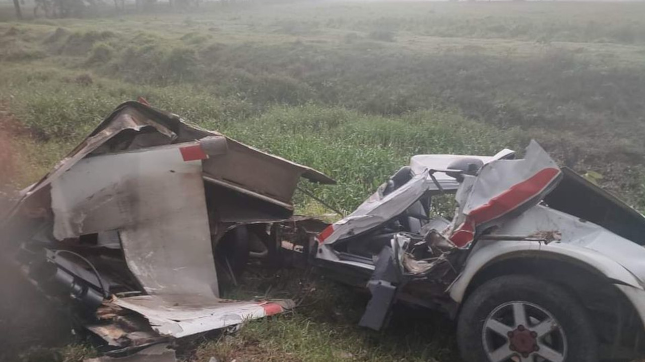 [fotos] ¡se Salvaron De Milagro Así Quedó Ambulancia Del Hospital De