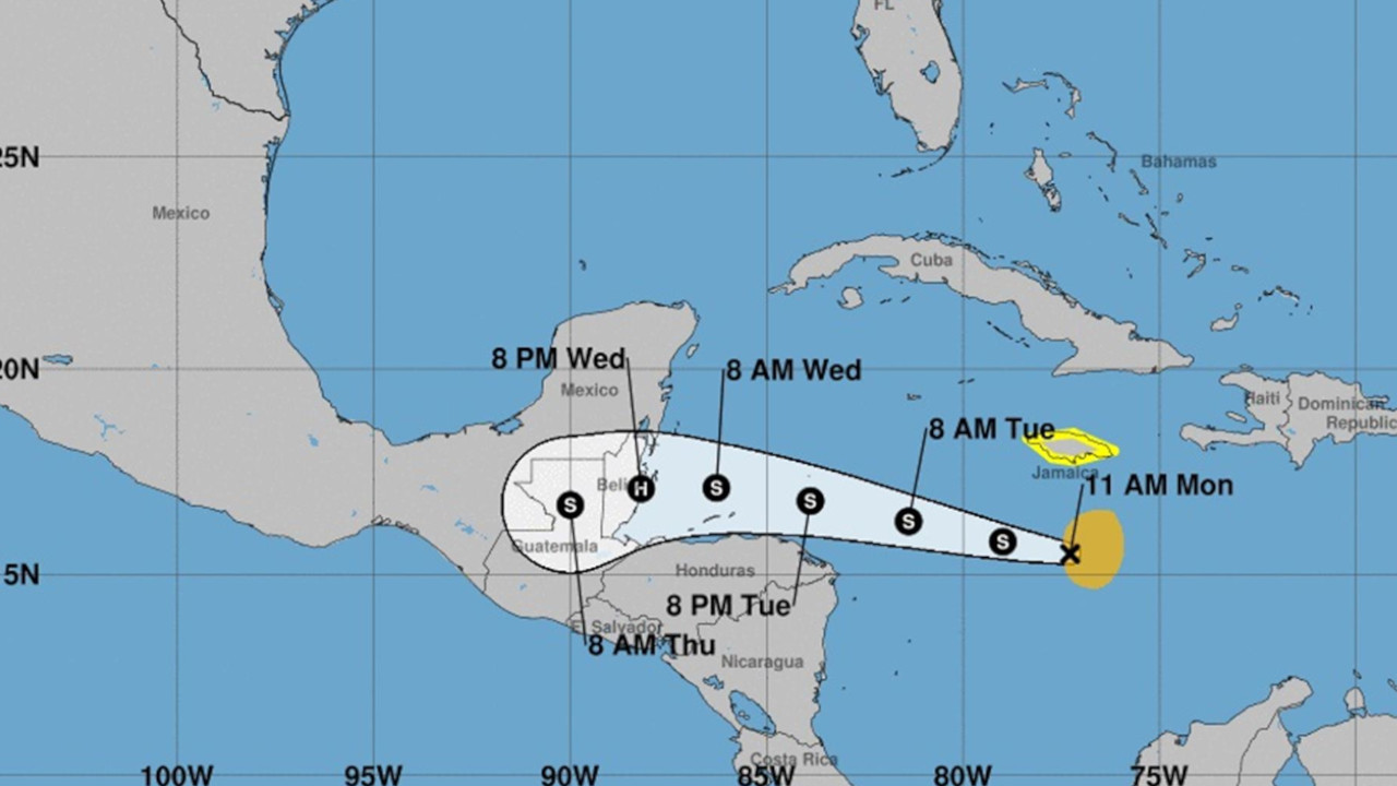 Lisa puede ser huracán frente a Honduras y Belice