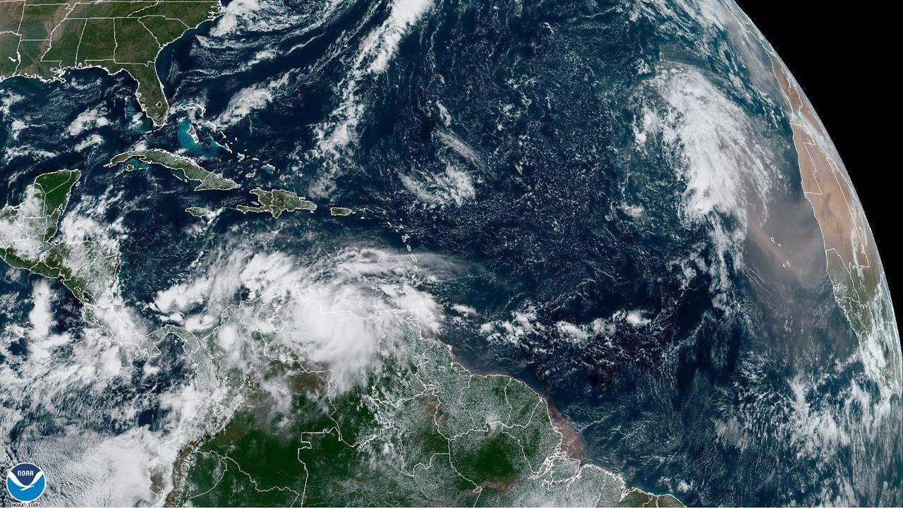 La potencial tormenta tropical "Trece" amenaza a la Península de La ...