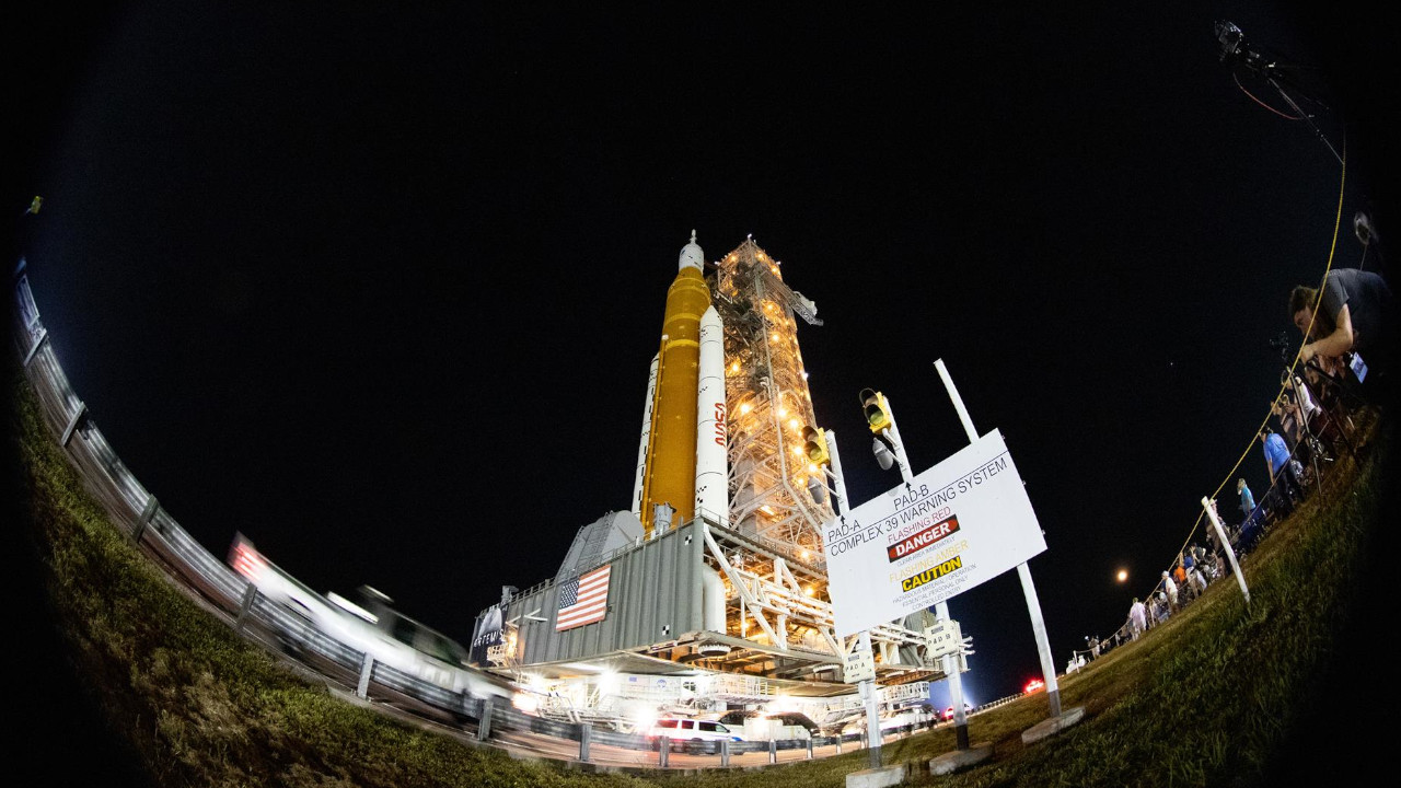 Comienza la carga de combustible del cohete SLS para el lanzamiento de ...