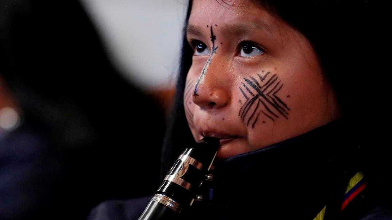 La sinfonía autóctona de los indígenas emberá chami en Colombia | Minuto30