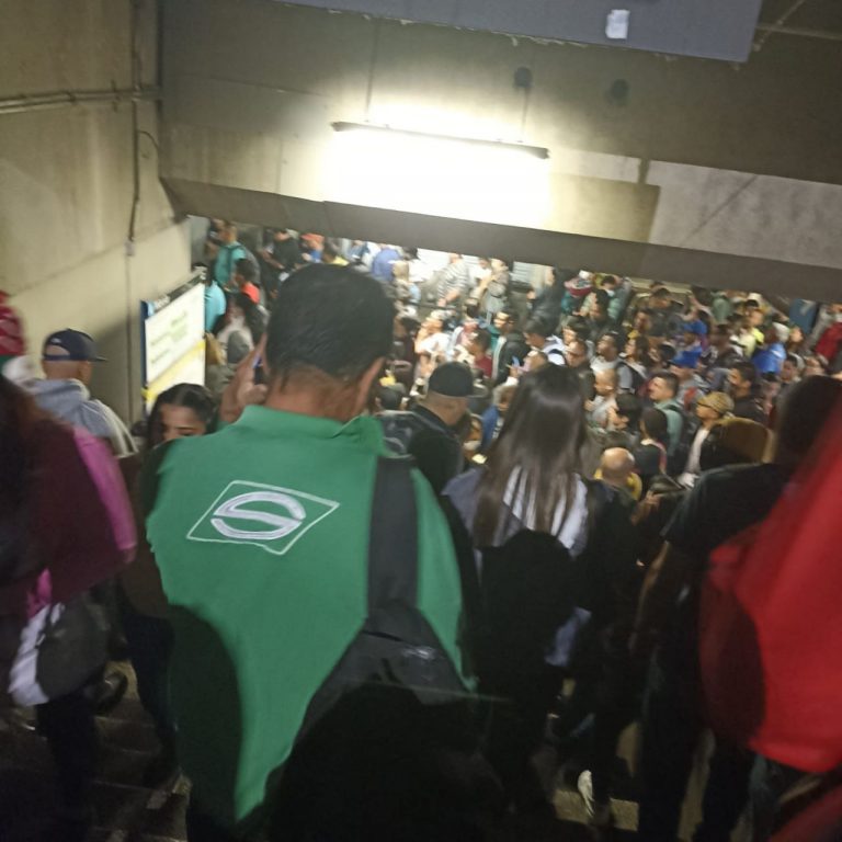 [FOTOS] ¡Impresionante! Así eran las filas para ingresar al Metro de ...