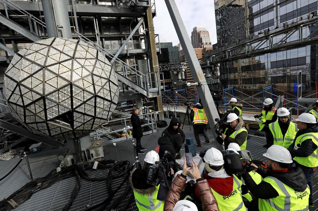 FOTOS Y VIDEO: La bola de Times Square, lista para marcar la entrada de ...