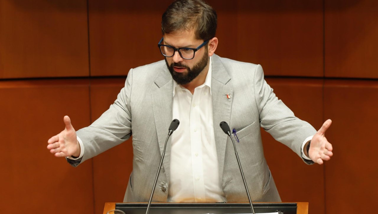 Gabriel Boric y Bad Bunny, entre los más influyentes, según Bloomberg