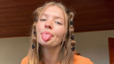 [VIDEO] La actriz porno Emily Rose reacciona a críticas por video porno que grabó en el ...