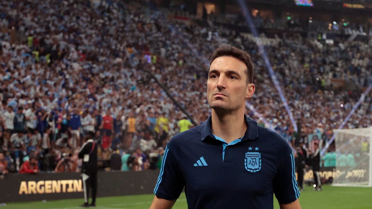 Scaloni regresa a España tras pasar la Navidad en su pueblo natal ...