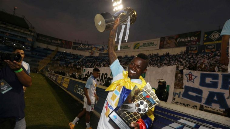 El colombiano Duvier Riascos, nuevo delantero del Comunicaciones en ...