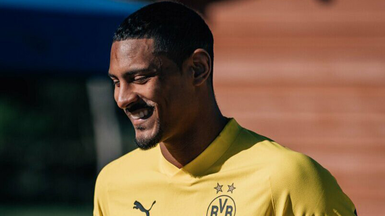 Haller, diagnosticado con cáncer, anotó triplete en amistoso del Borussia