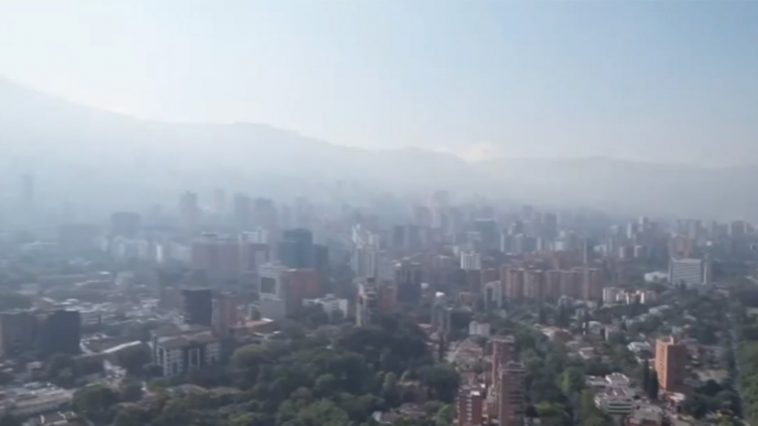 [VIDEO] ¡Alerta por la calidad del aire! Así se ve la polución en el ...
