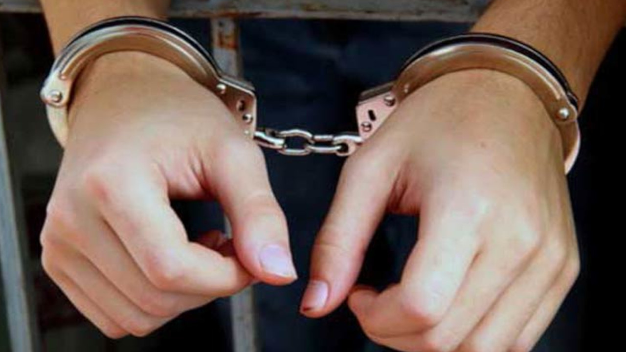 A una mujer en Medellín la encanaron por vender whisky 'chiviado' |Minuto30