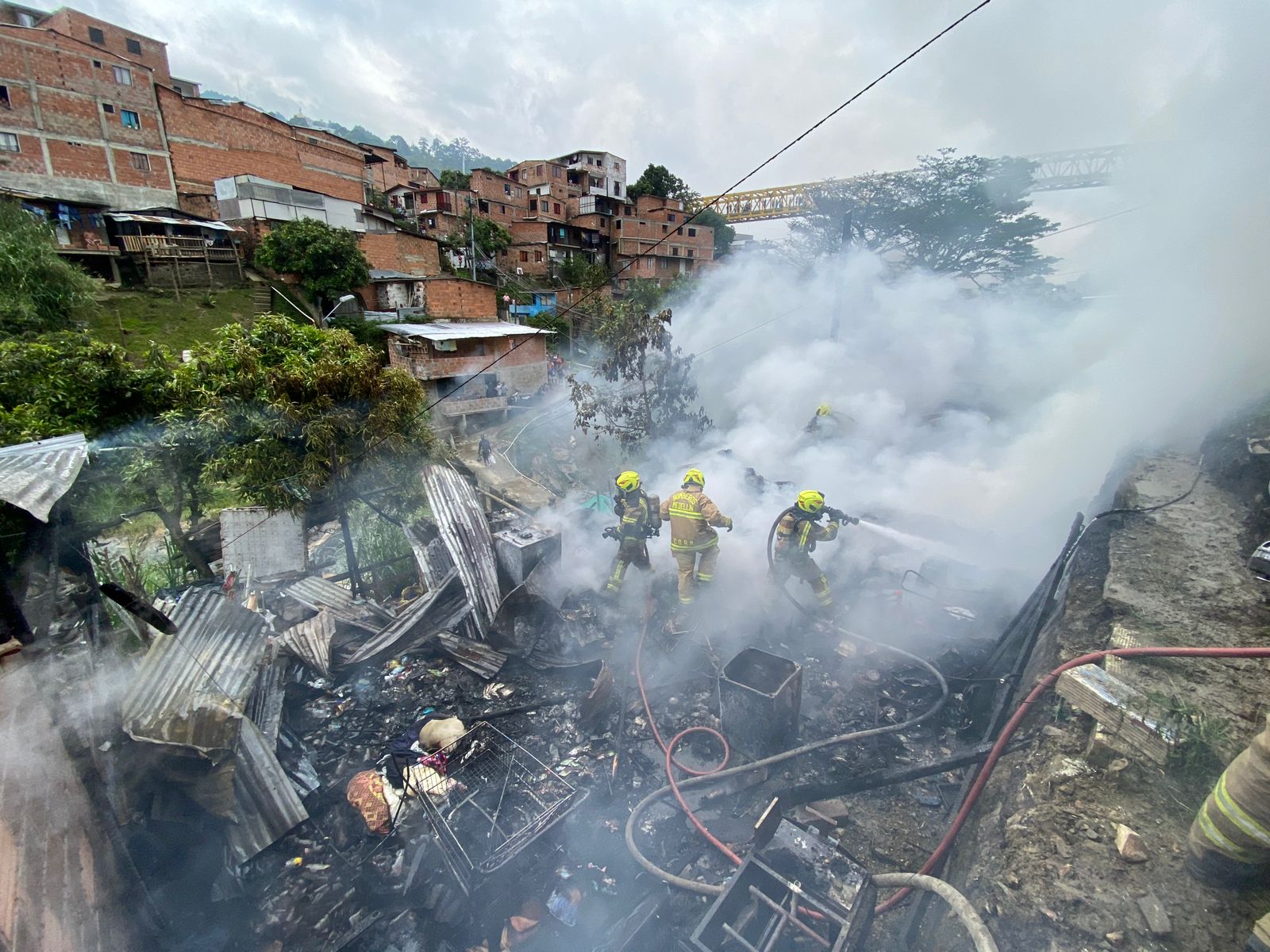 [FOTOS Y VIDEO] ¡Qué pesar! Fueron dos las viviendas que se quemaron en ...