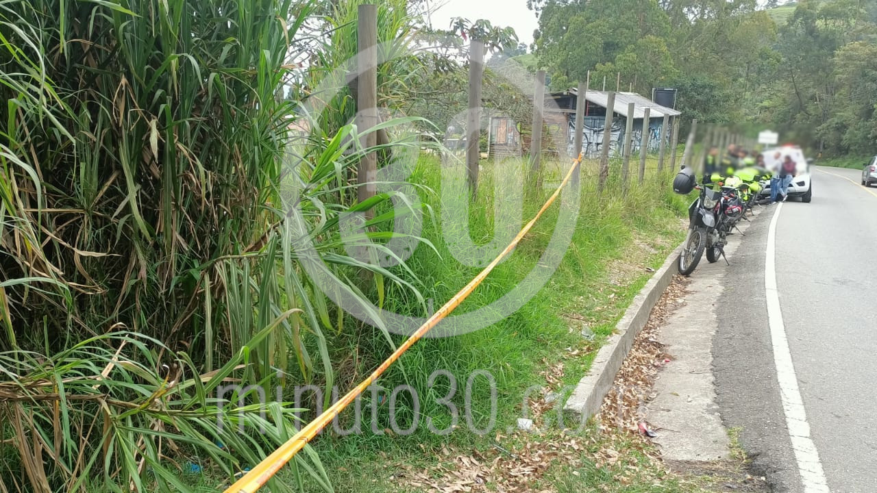 [FOTOS] Encuentran un cadáver envuelto en cobijas en la vía a San Félix |Minuto30