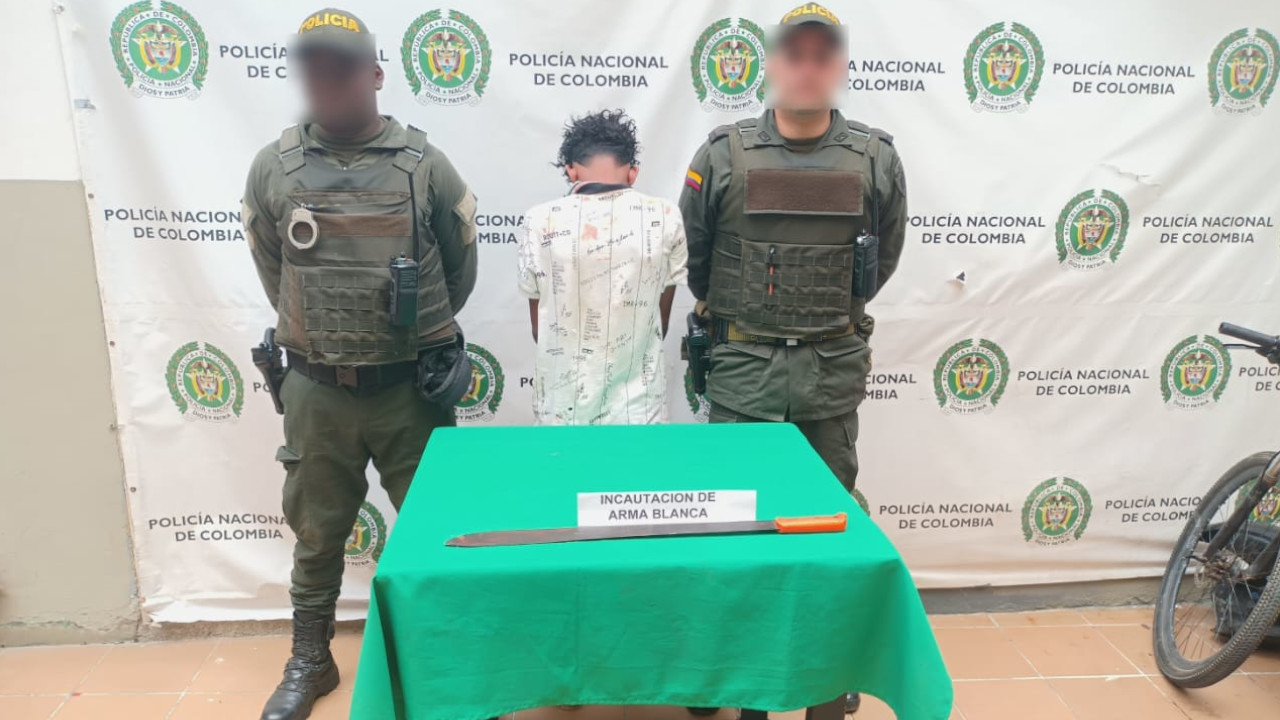 [VIDEO] Policía capturó al presunto asesino de joven que murió en medio de un conflicto entre ...