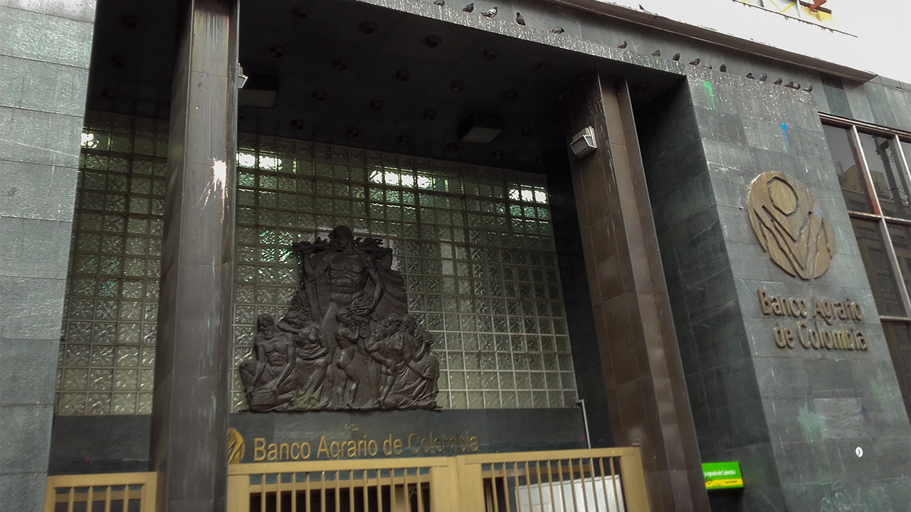 Banco Agrario ha entregado $3 billones a 200 mil familias y productores del campo en el actual ...