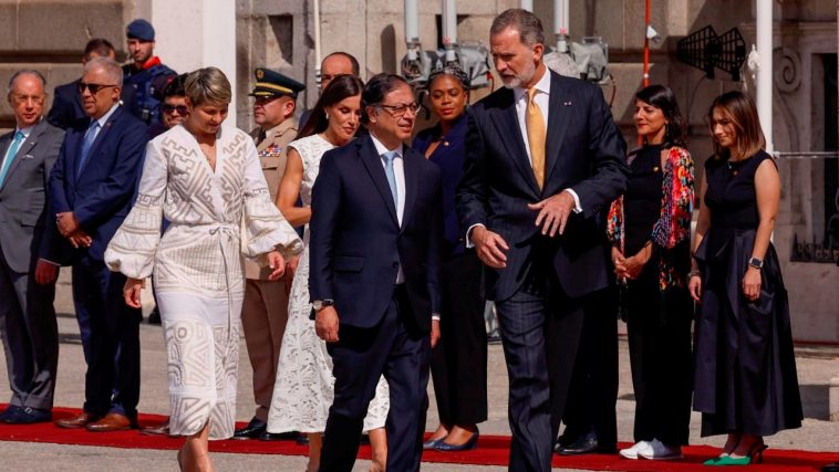 Los reyes de España reciben con honores a Petro en su visita de Estado