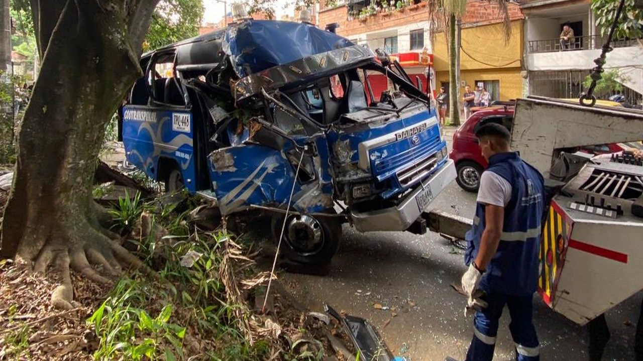 FOTOS Y VIDEO. Choque múltiple en Enciso deja 14 lesionados