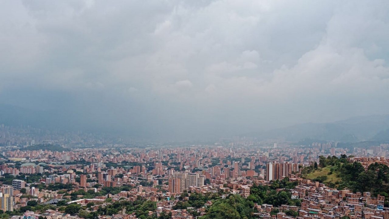 Mucho trueno y poca lluvia, así está el clima en el Valle de Aburrá