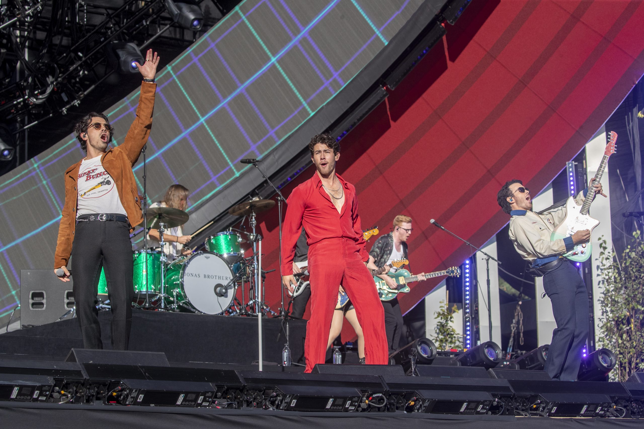 Los Jonas Brothers anuncian 50 nuevas fechas de conciertos de su gira ...