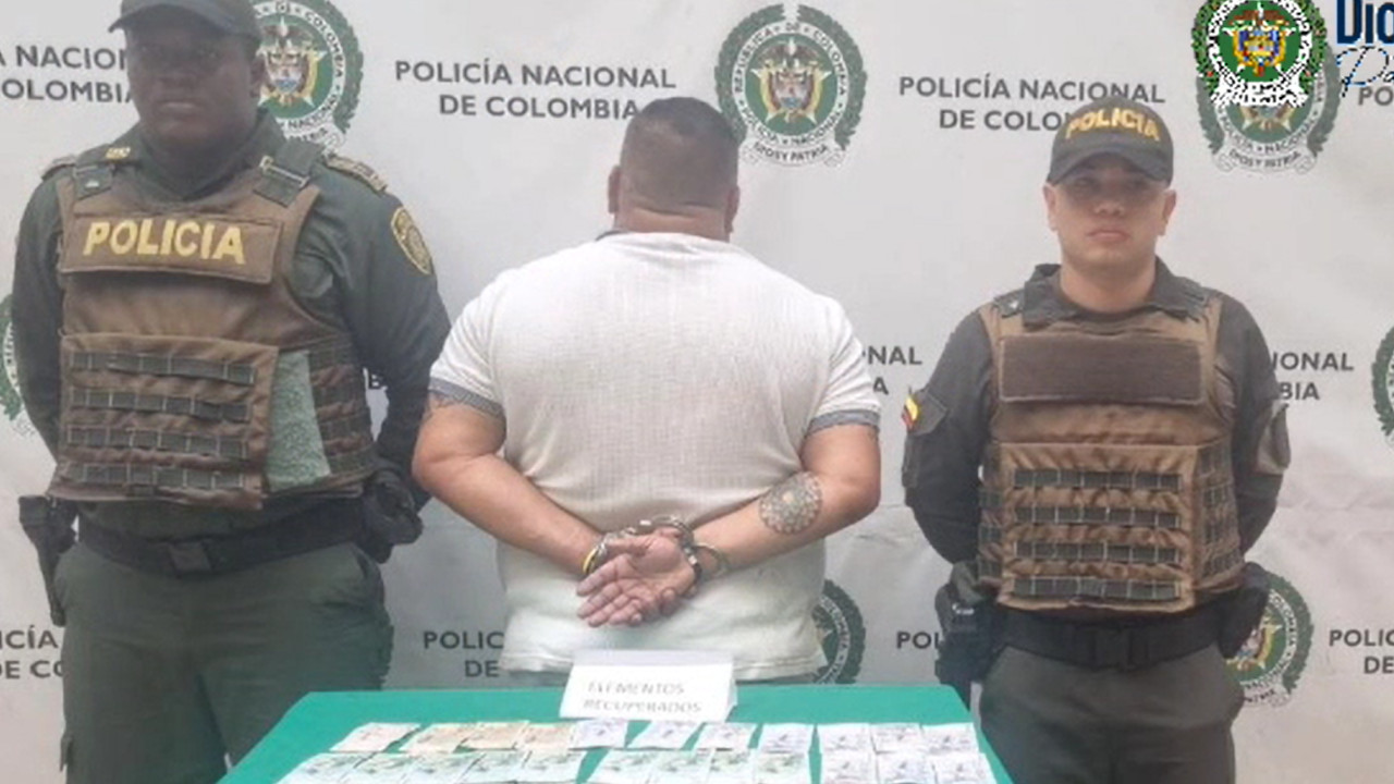 VIDEO. Por andar robando cogieron a un hombre venezolano en Apartadó